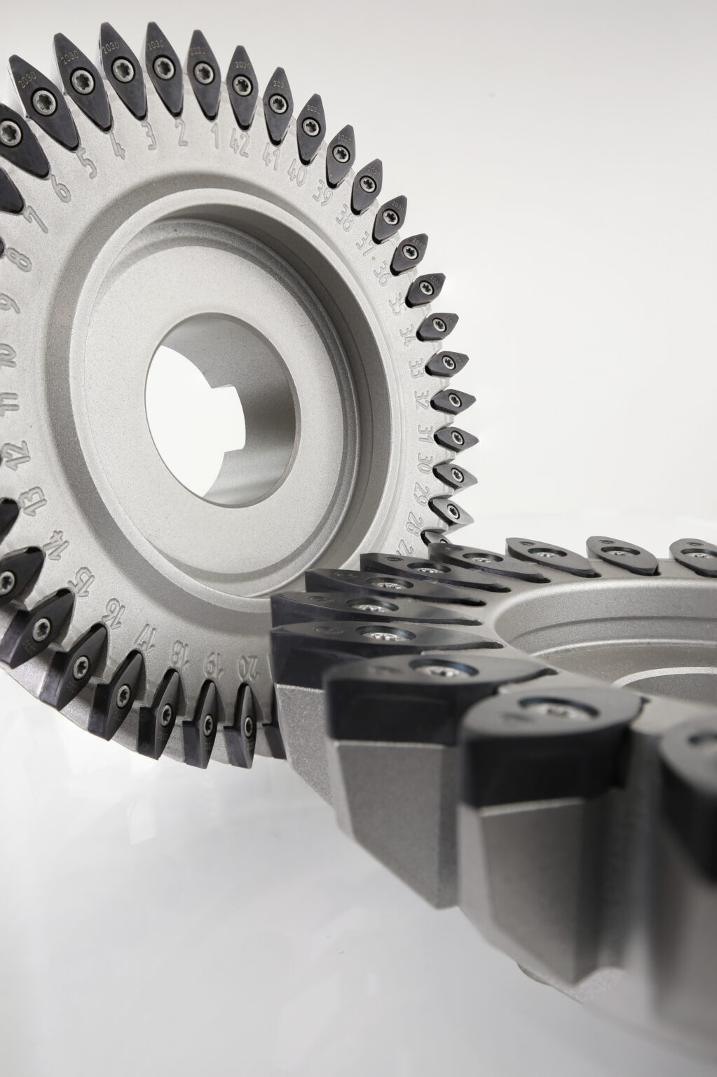 Gear skiving with Tungaloy´s innovations - Tungaloy-NTK America, Inc.